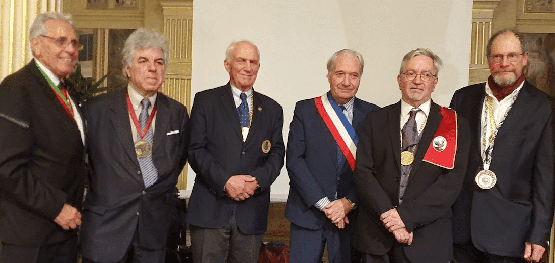 Les 20 ans de Cocorico – Fédération Internationale des Confréries Bachiques